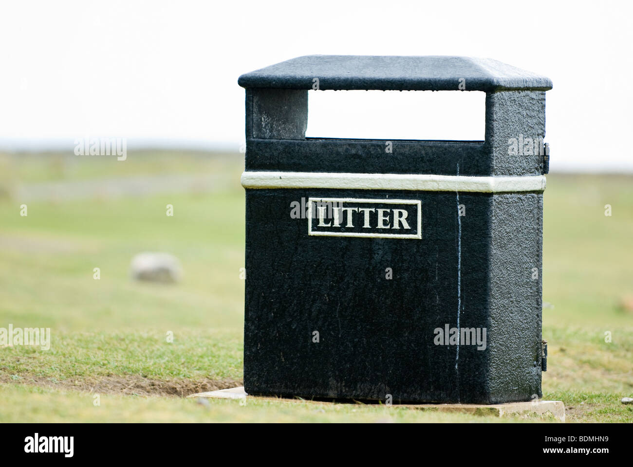 Sea bin hi-res stock photography and images - Alamy