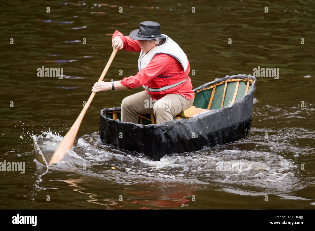 Coracles hi-res stock photography and images - Alamy