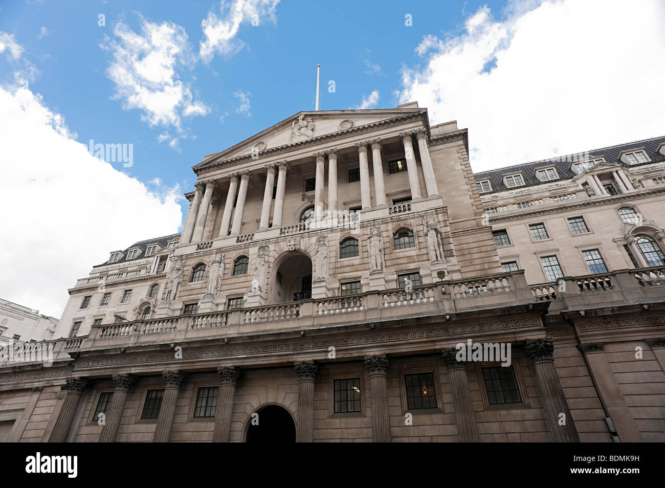 Historical view bank england hi-res stock photography and images - Alamy