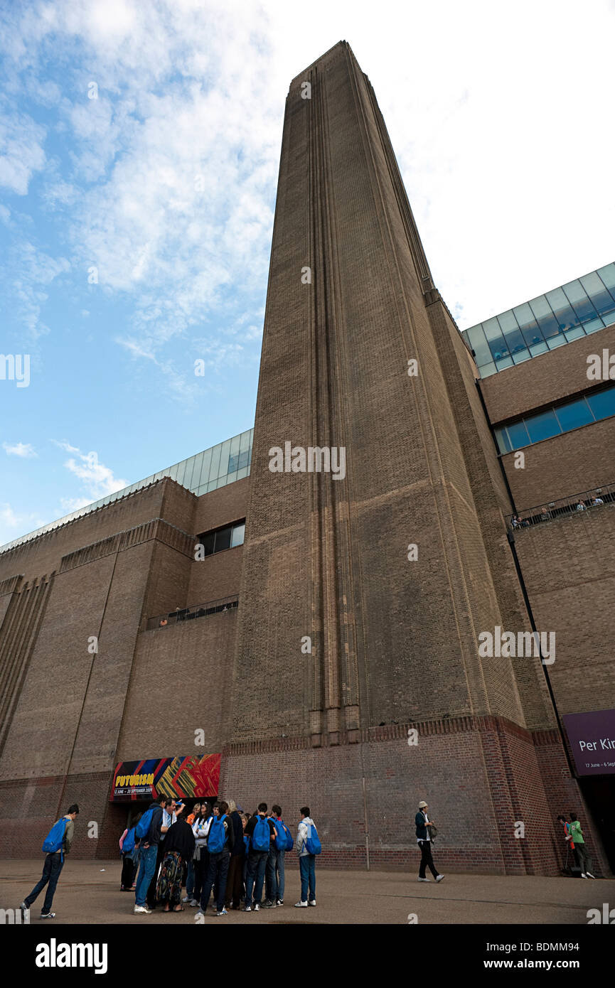 Tate modern turbine hall hi-res stock photography and images - Alamy