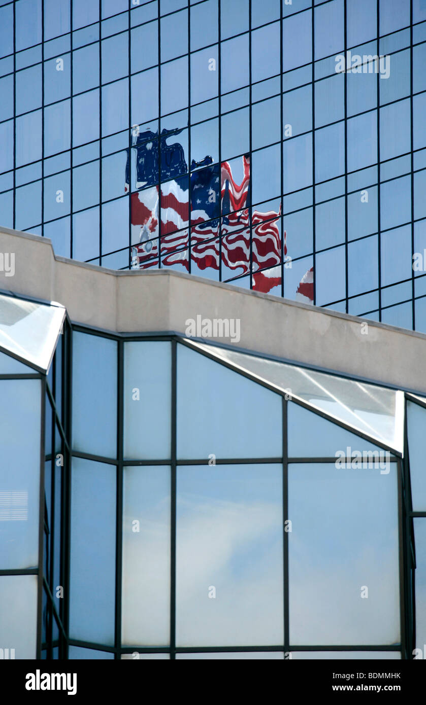 American flag office buildings hi-res stock photography and images - Alamy