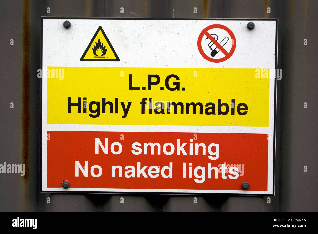 Flammable lpg sign hi-res stock photography and images - Alamy