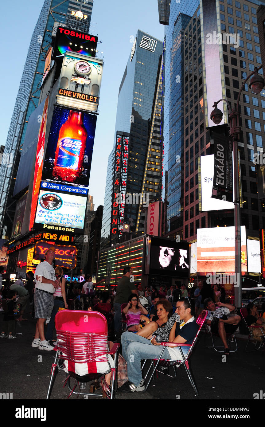 Times square lights hi-res stock photography and images - Alamy