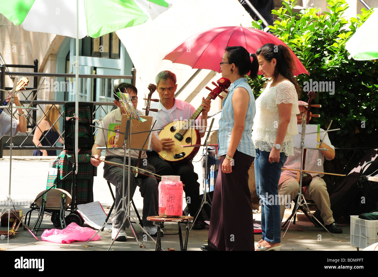 Chinatown New York band Stock Photo - Alamy