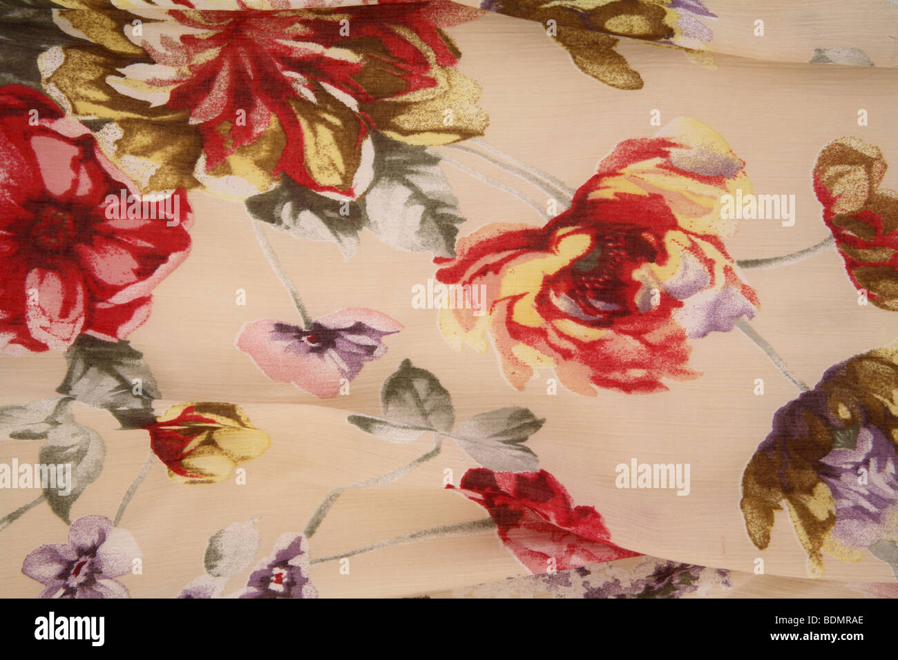 Cream floral wallpaper hi-res stock photography and images - Alamy