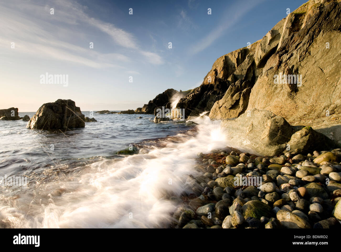 Scene waves crashing shore rocks hi-res stock photography and images ...