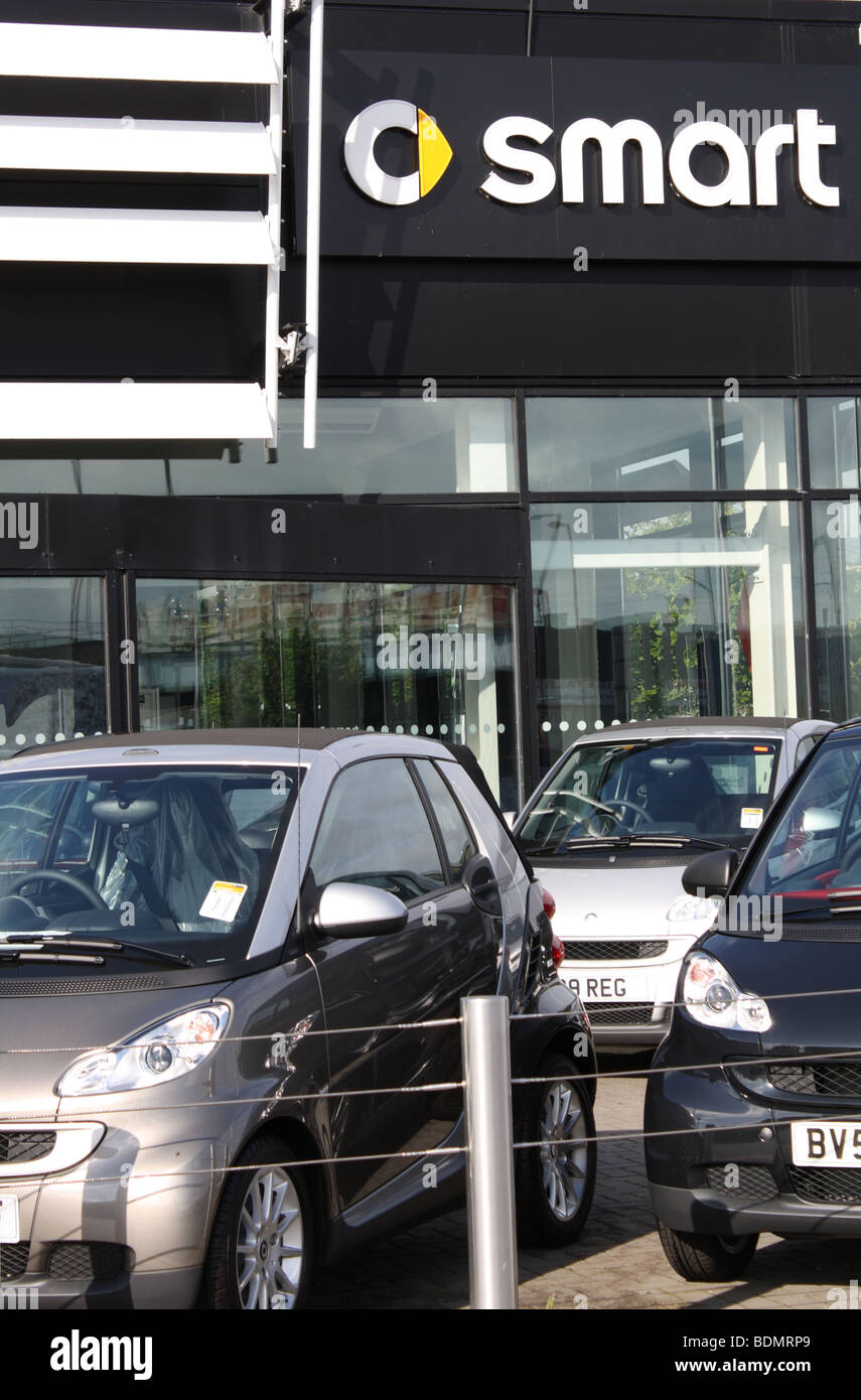 2000s car dealership uk hi-res stock photography and images - Alamy