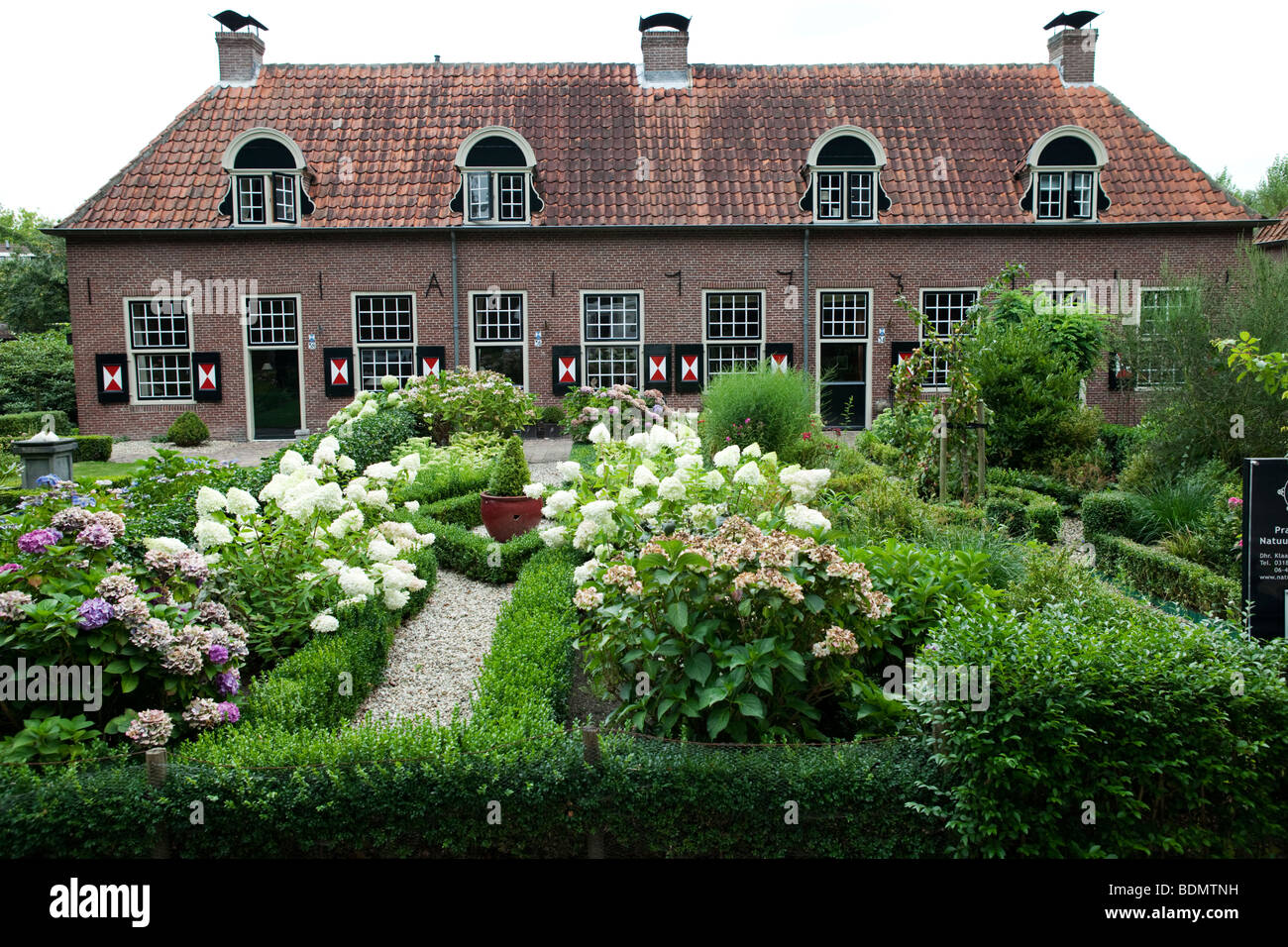 Dutch Traditional Landscaping
