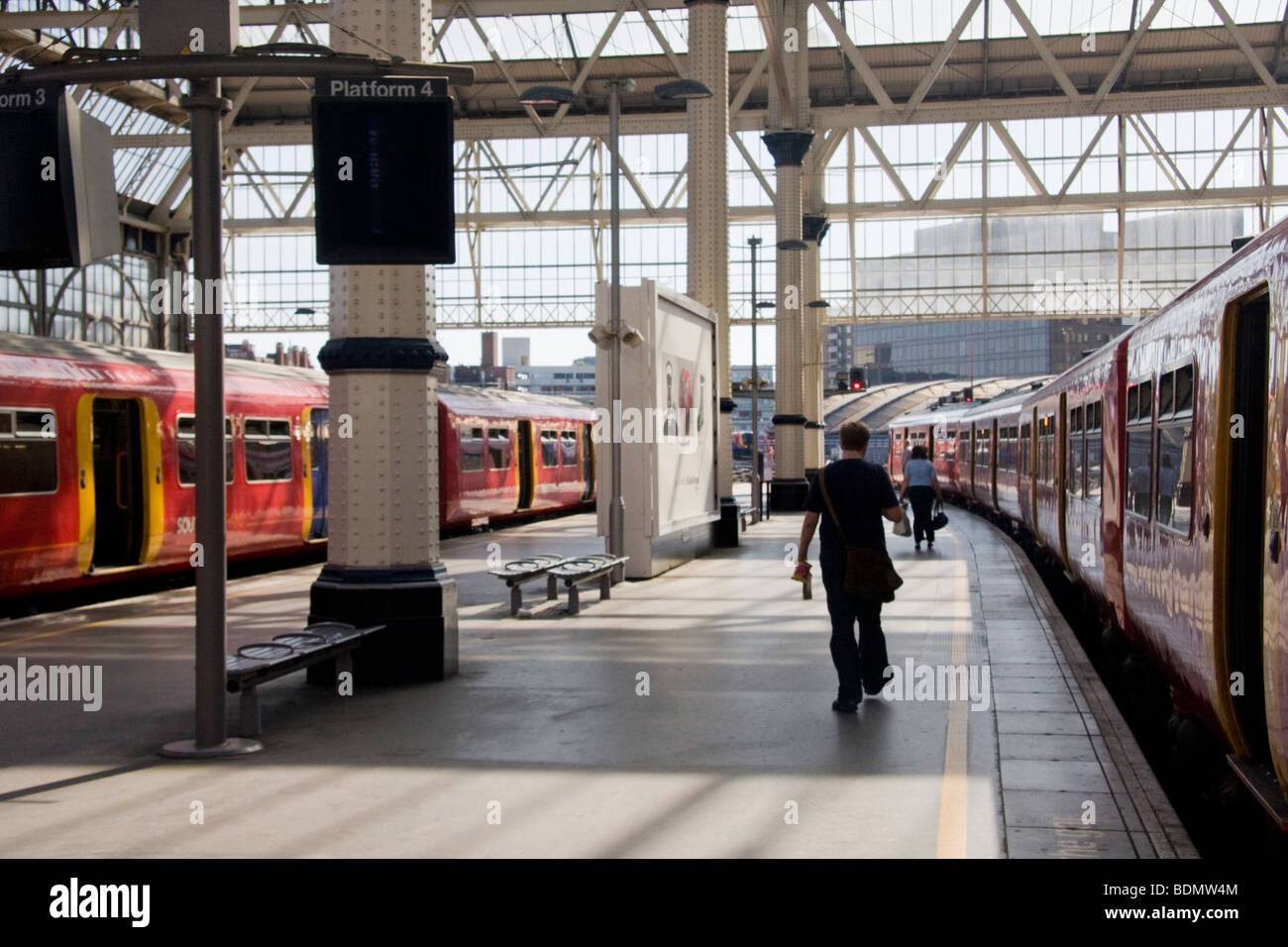 Waterloo railroad station hi-res stock photography and images - Alamy