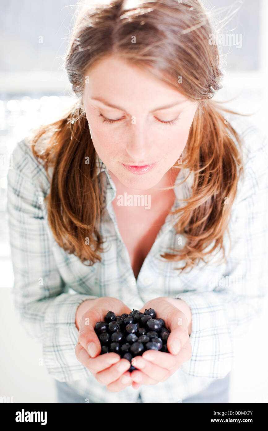 Handfull Blueberries High Resolution Stock Photography and Images - Alamy