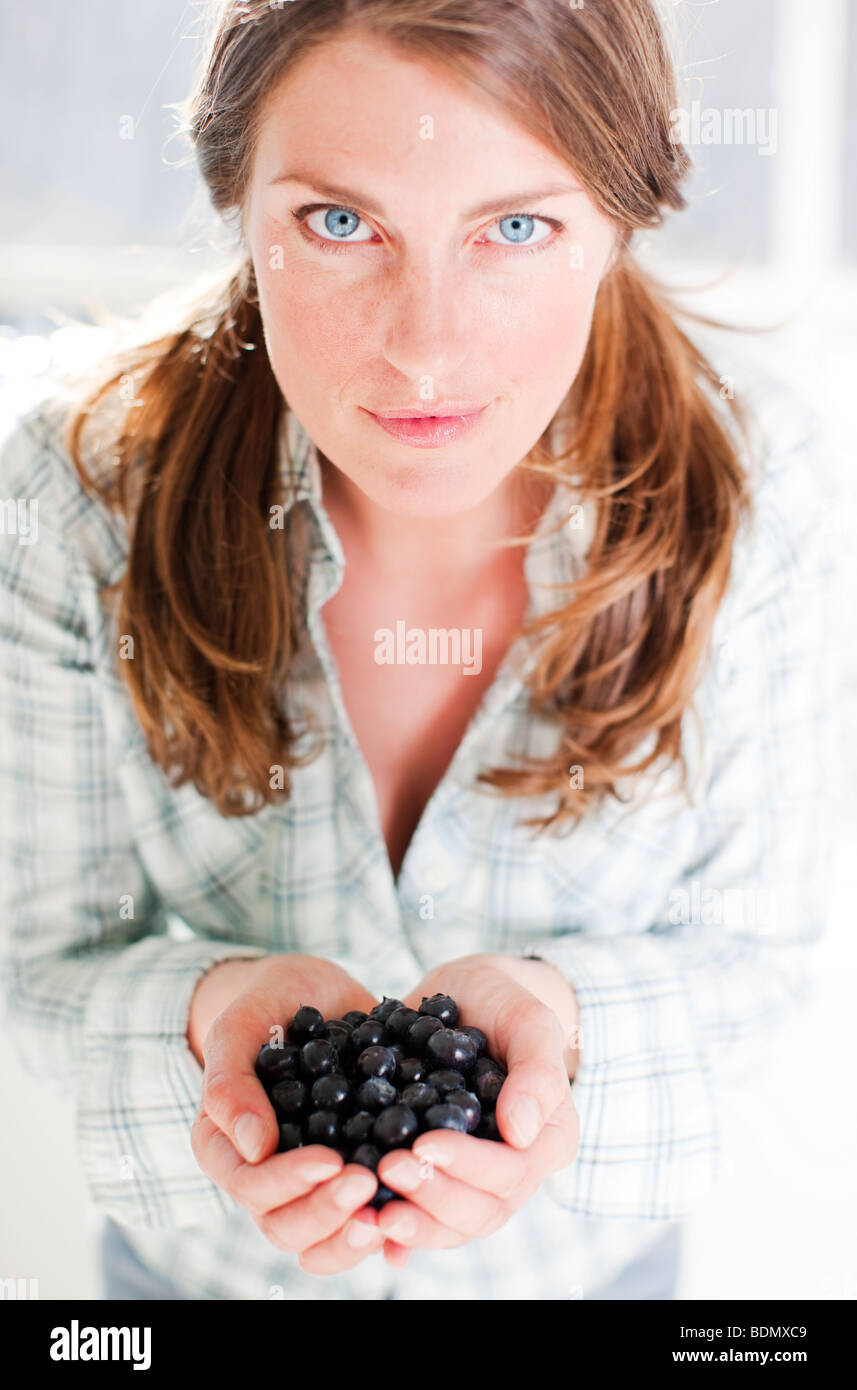 Handfull blueberries hi-res stock photography and images - Alamy