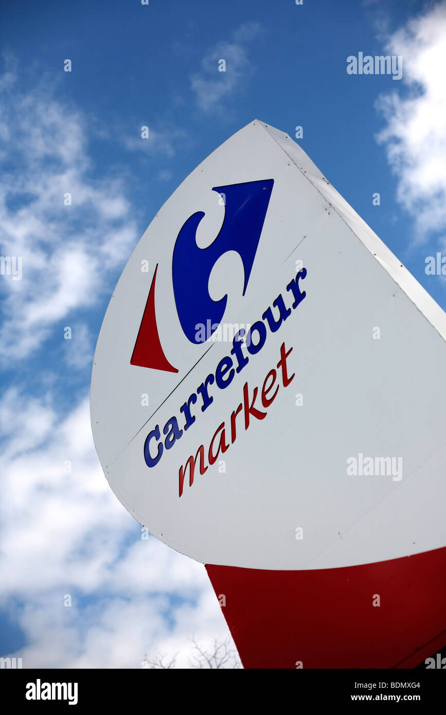 Carrefour france hi-res stock photography and images - Alamy