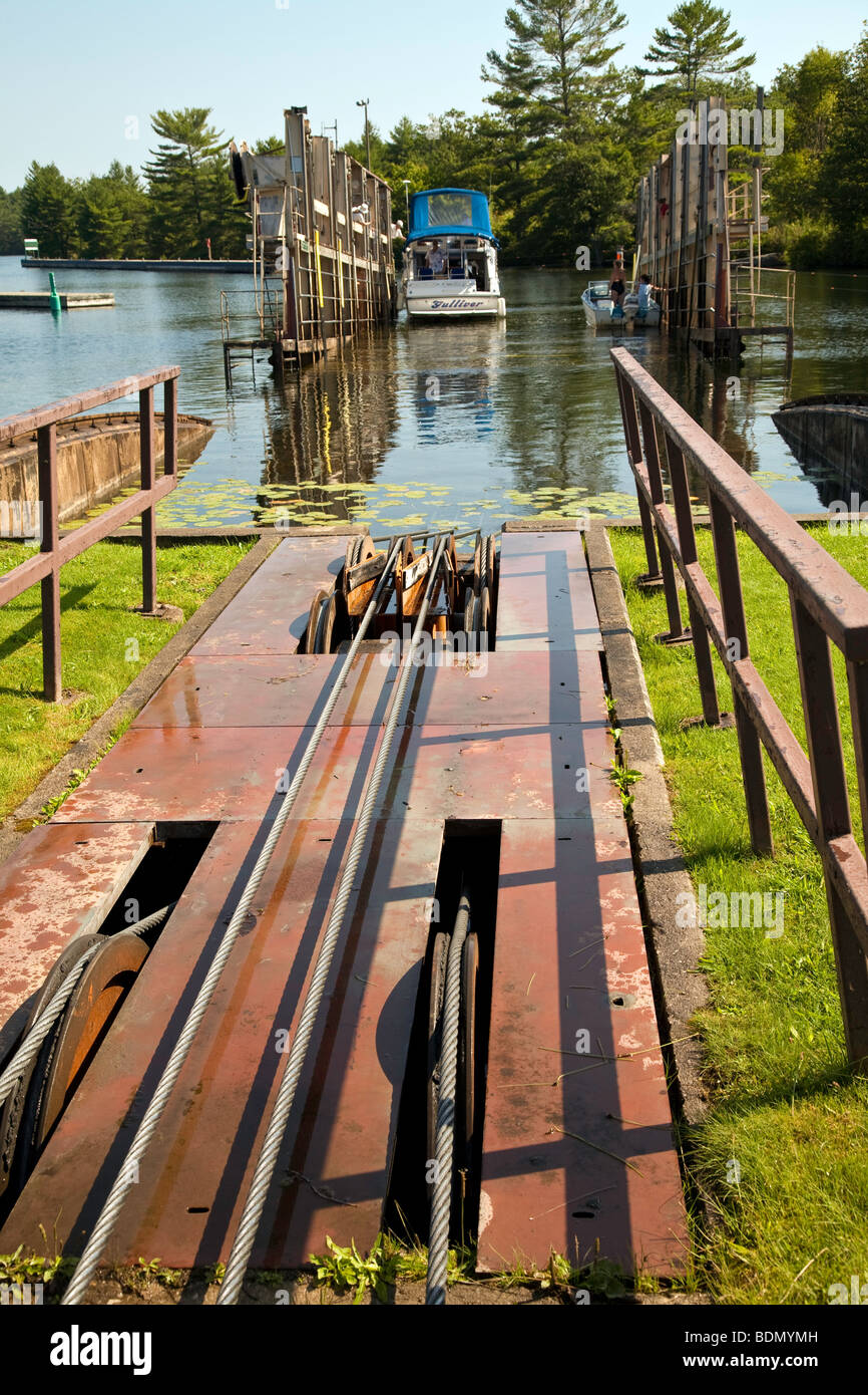 Marine railroad hi-res stock photography and images - Alamy