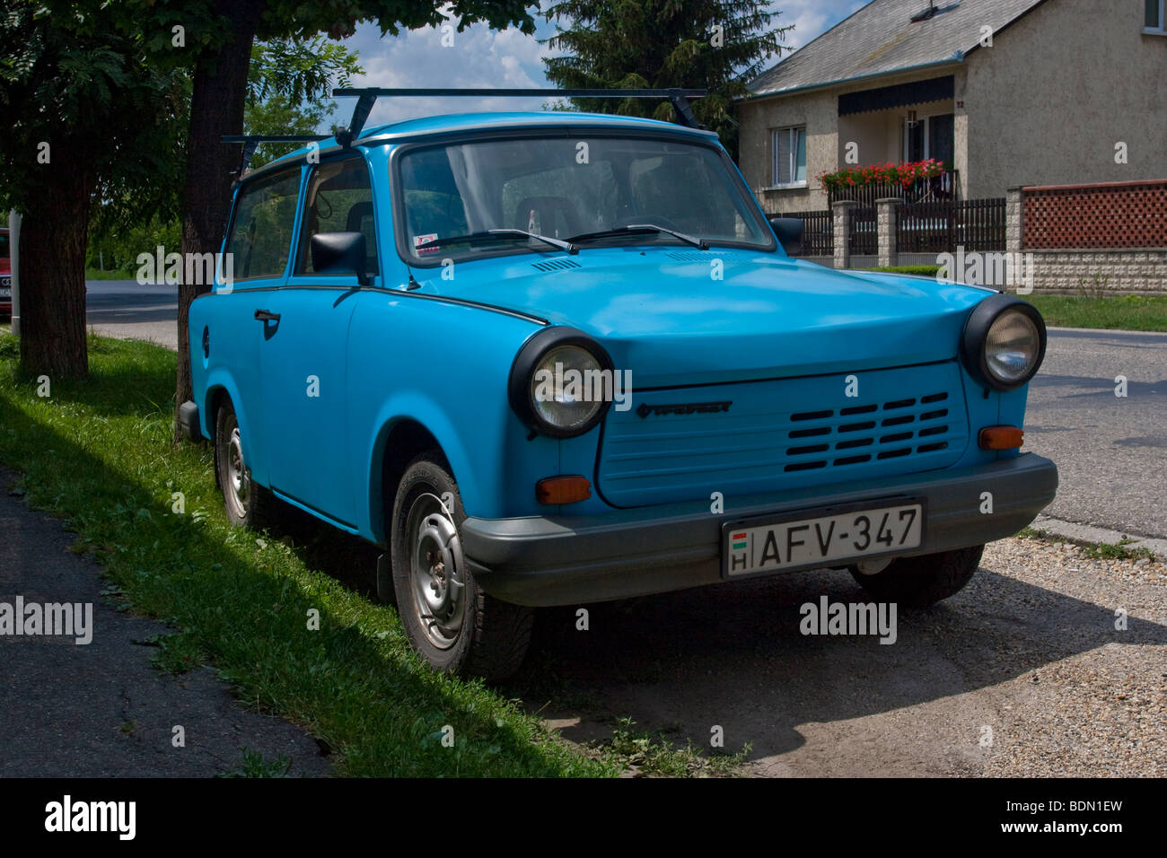 Trabant, the emblematic little car symbolizing the end of the German ...