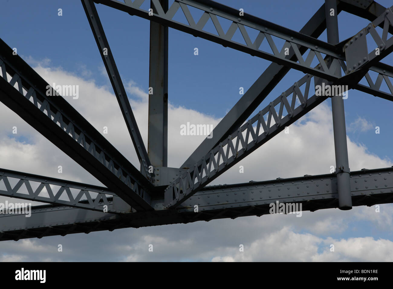 Madison-Milton Bridge crosses the Ohio River from Madison, Indiana ...