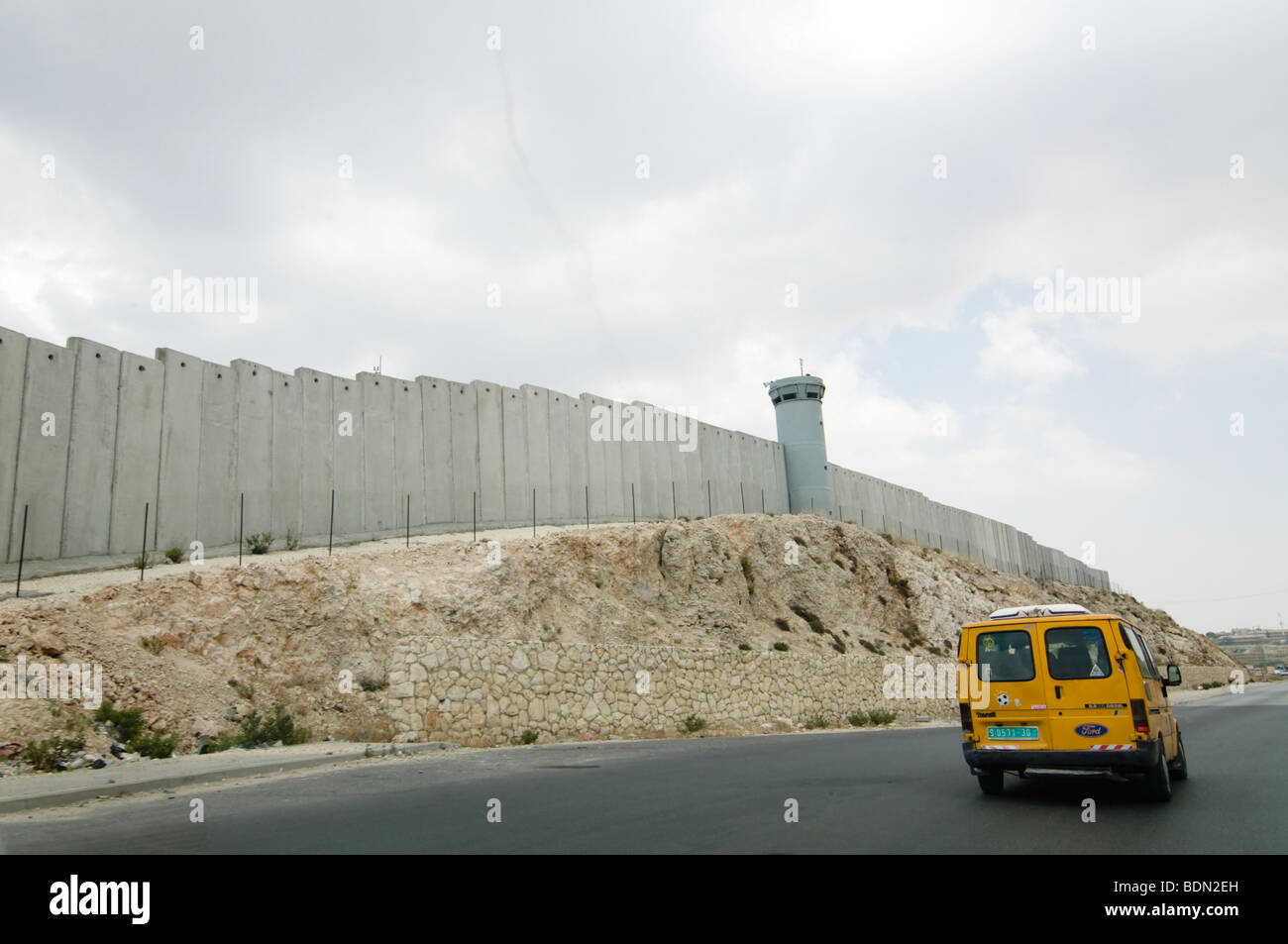 Israeli separation barrier, near Anata refugee camp Stock Photo - Alamy