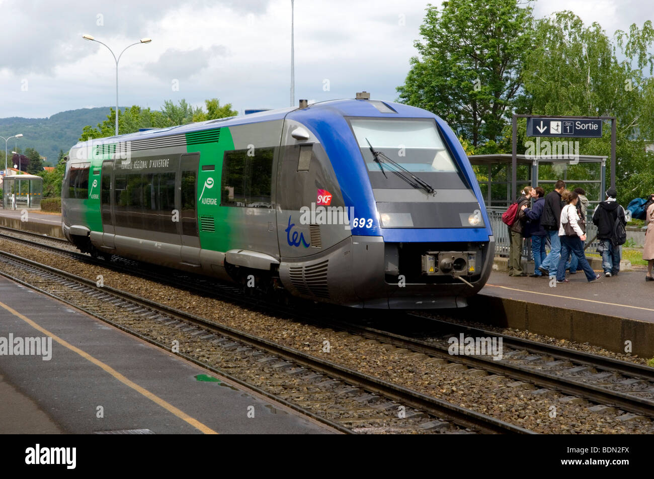 European train stations hi-res stock photography and images - Alamy