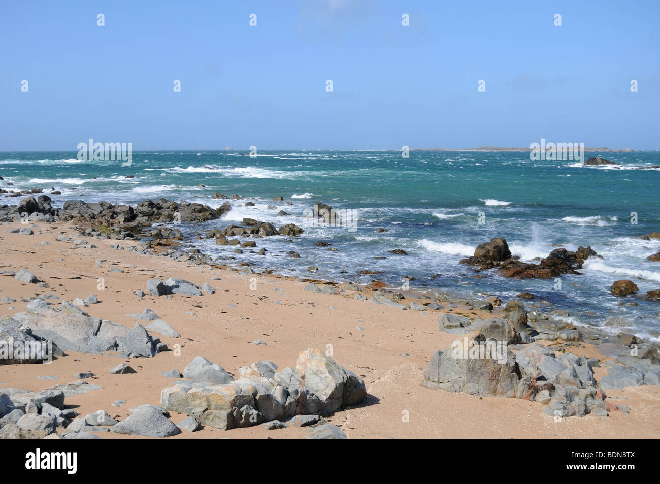 Channel shoreline hi-res stock photography and images - Alamy