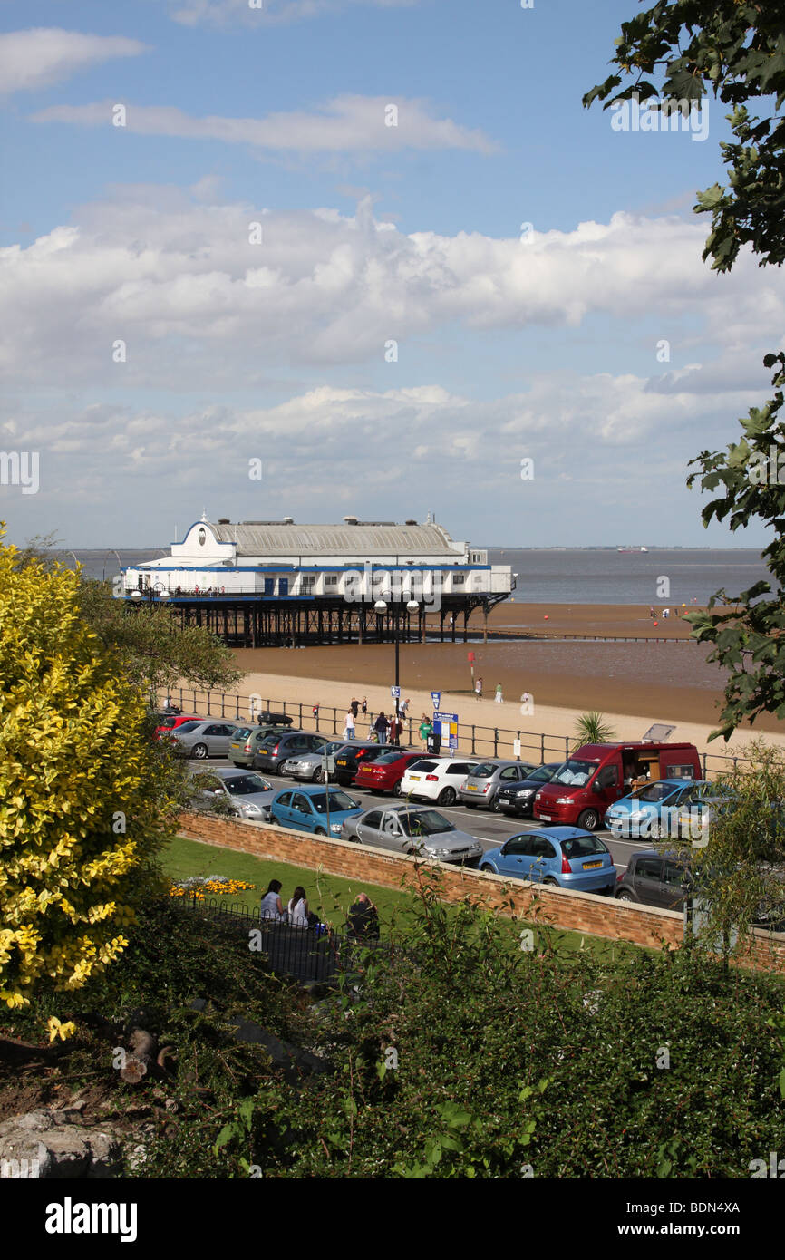 Beach promenade cleethorpes beach cleethorpes hi-res stock photography ...