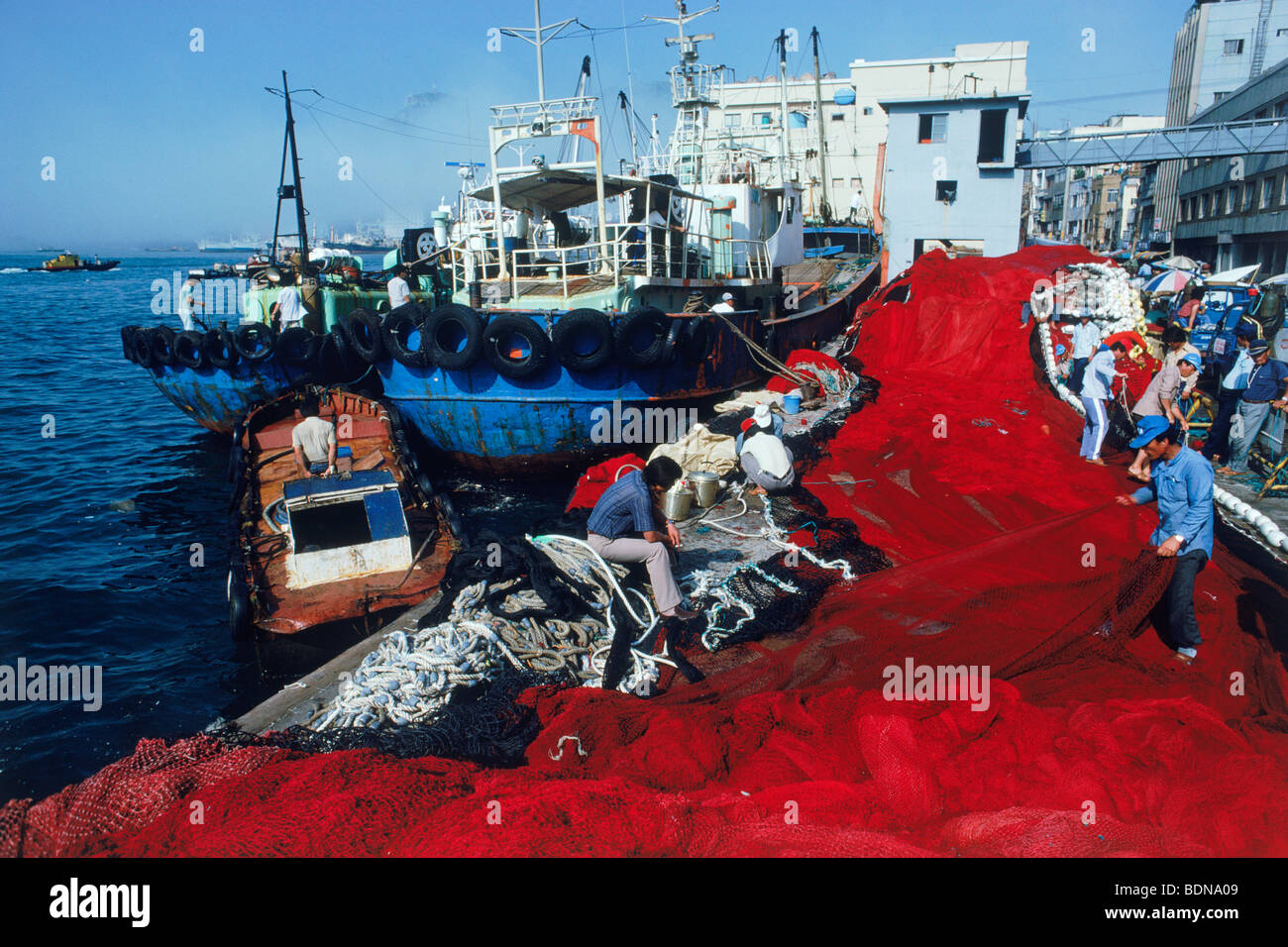 Asian fishing boats hi-res stock photography and images - Alamy
