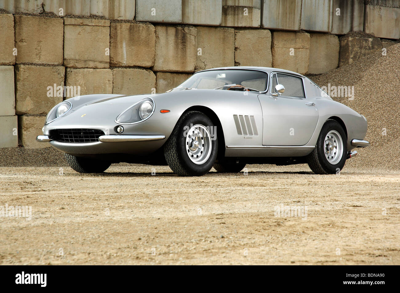 Ferrari 275 gtb hi-res stock photography and images - Alamy