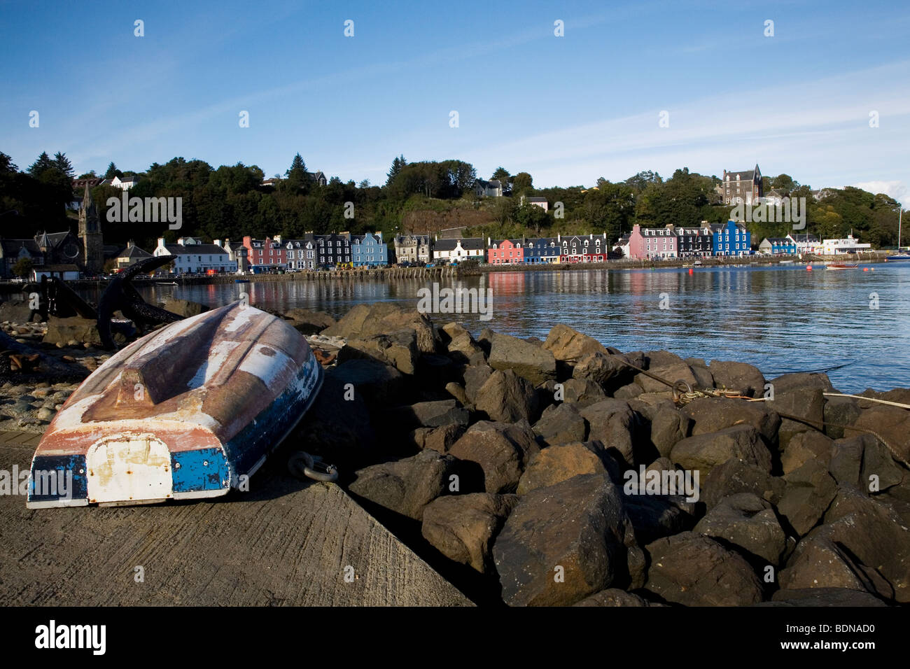 Island tobermory balamory port uk hi-res stock photography and images ...