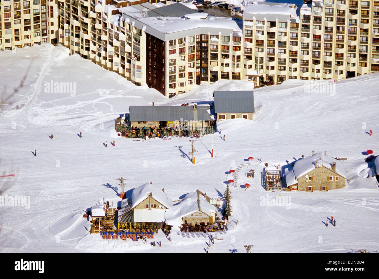Isola 2000 ski hi-res stock photography and images - Alamy