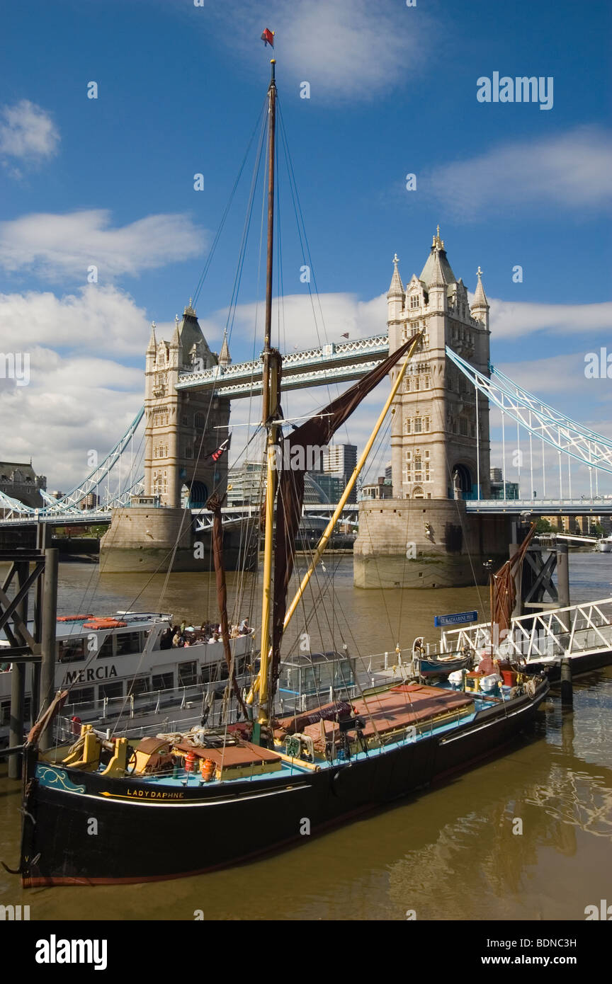 London tower bridge hi-res stock photography and images - Alamy