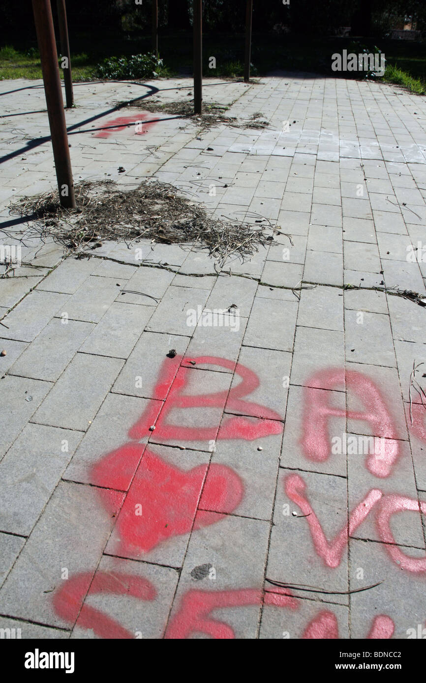 Graffiti street art ground floor hi-res stock photography and images ...