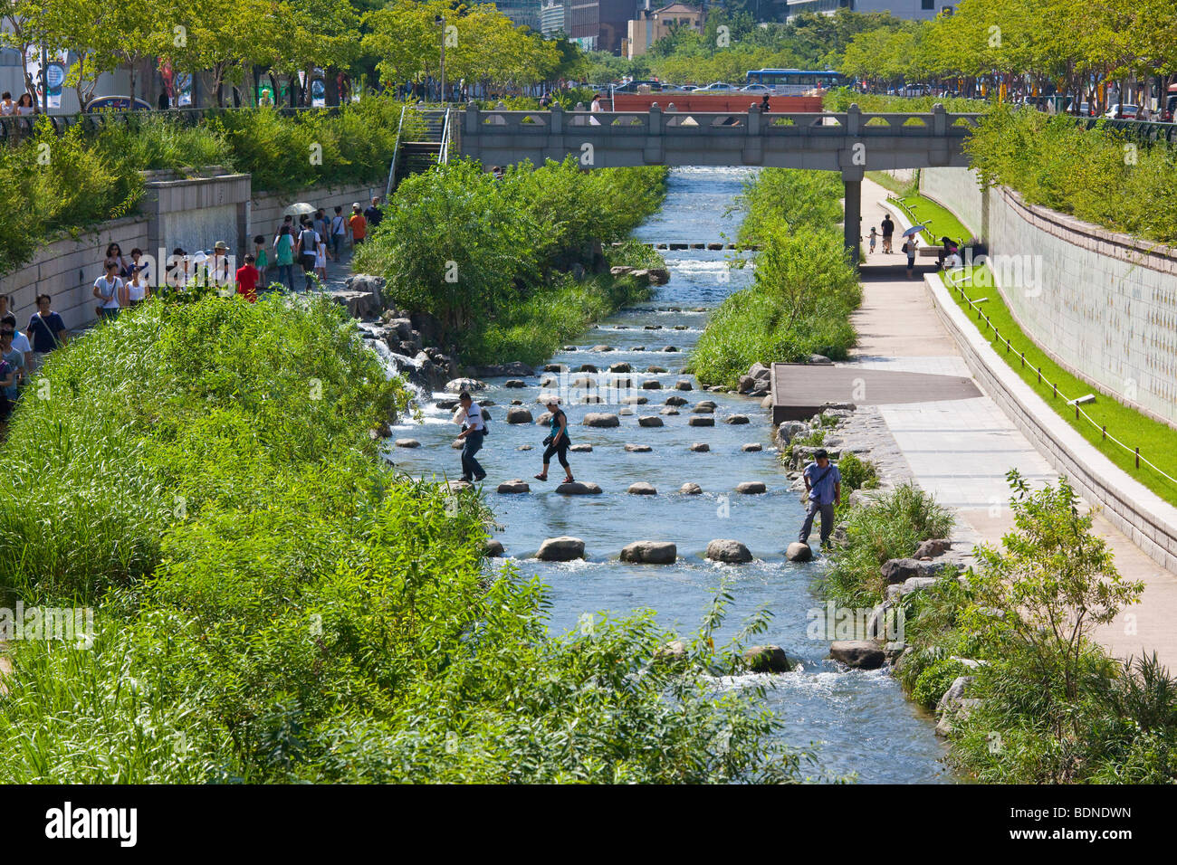 Cheonggyecheon river hi-res stock photography and images - Alamy
