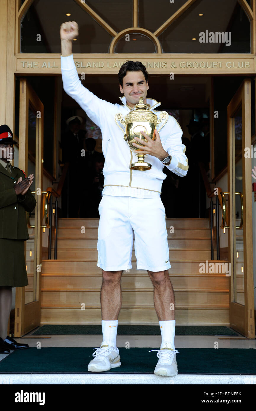 Roger federer wimbledon 2009 hi-res stock photography and Roger federer wimbledon 2009 hi-res stock photography and