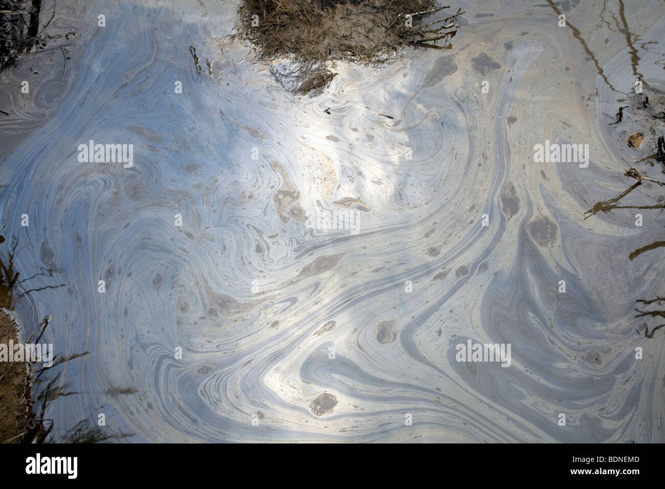Oil slick hi-res stock photography and images - Alamy