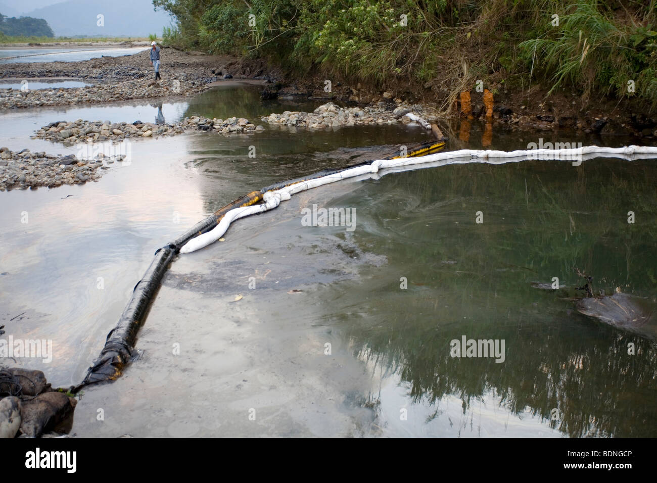 Oil spill containment boom hi-res stock photography and images - Alamy