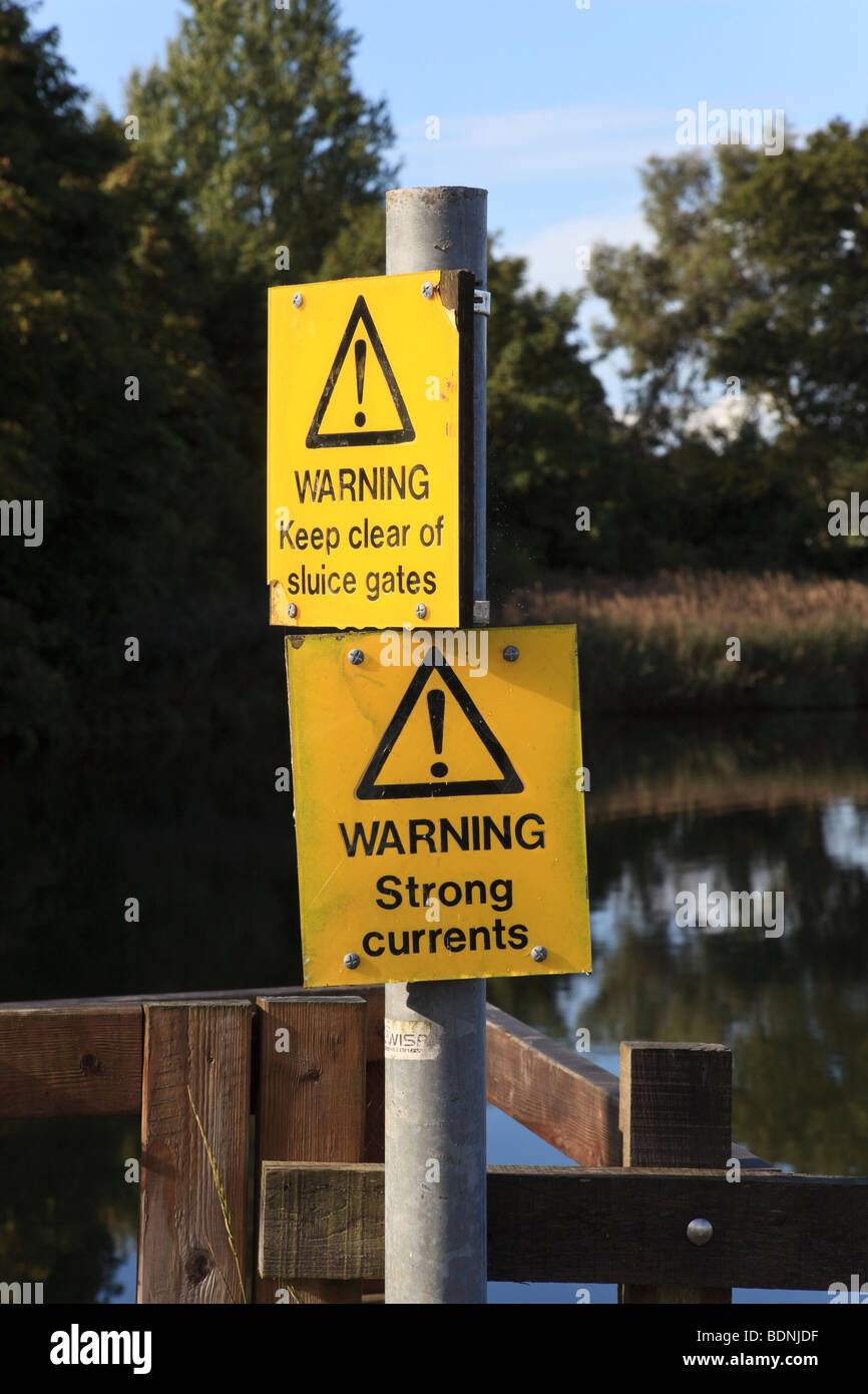 Warning signs of Strong Currents on the Sluice gates at Eling Tide Mill ...