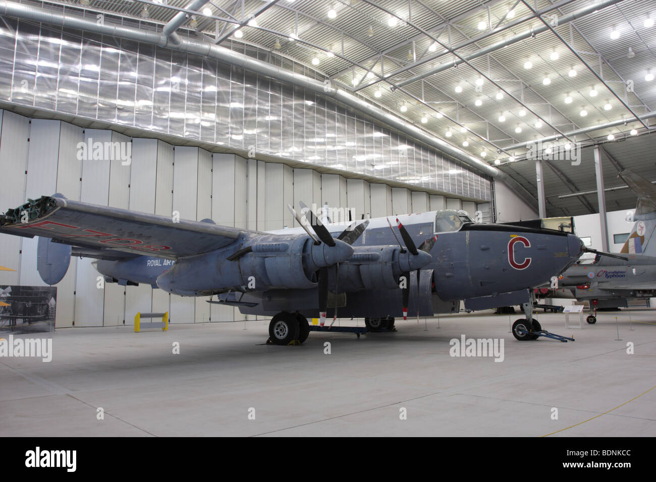 Shackleton aircraft hi-res stock photography and images - Alamy