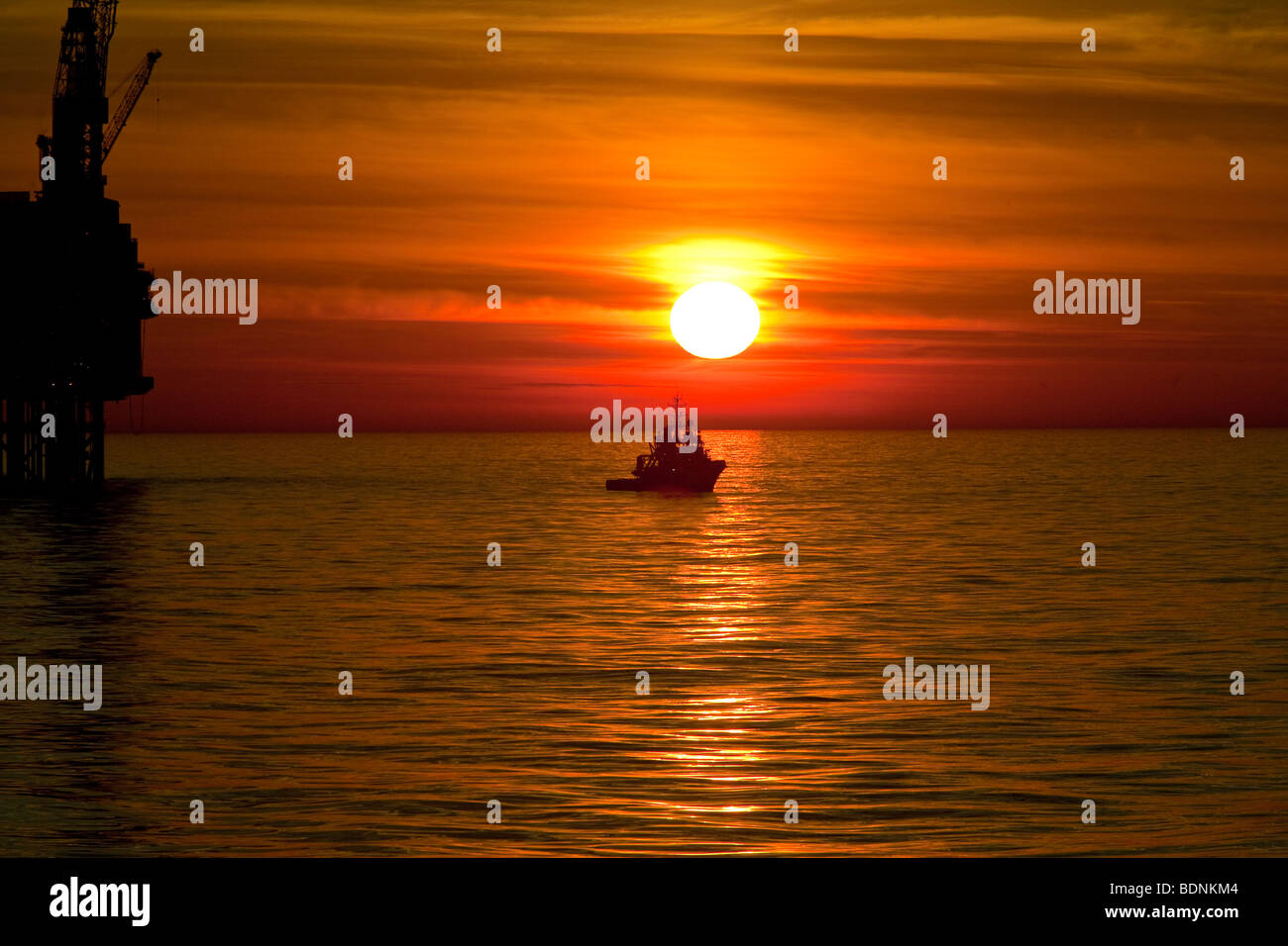 Oil rig platform module hi-res stock photography and images - Alamy