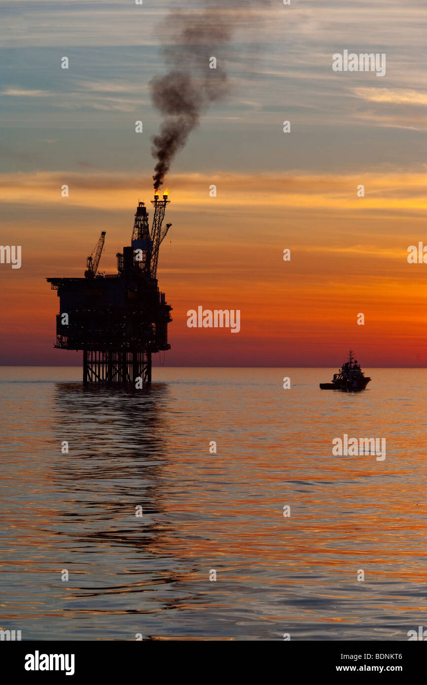 sun set at east brae oil rig Stock Photo - Alamy