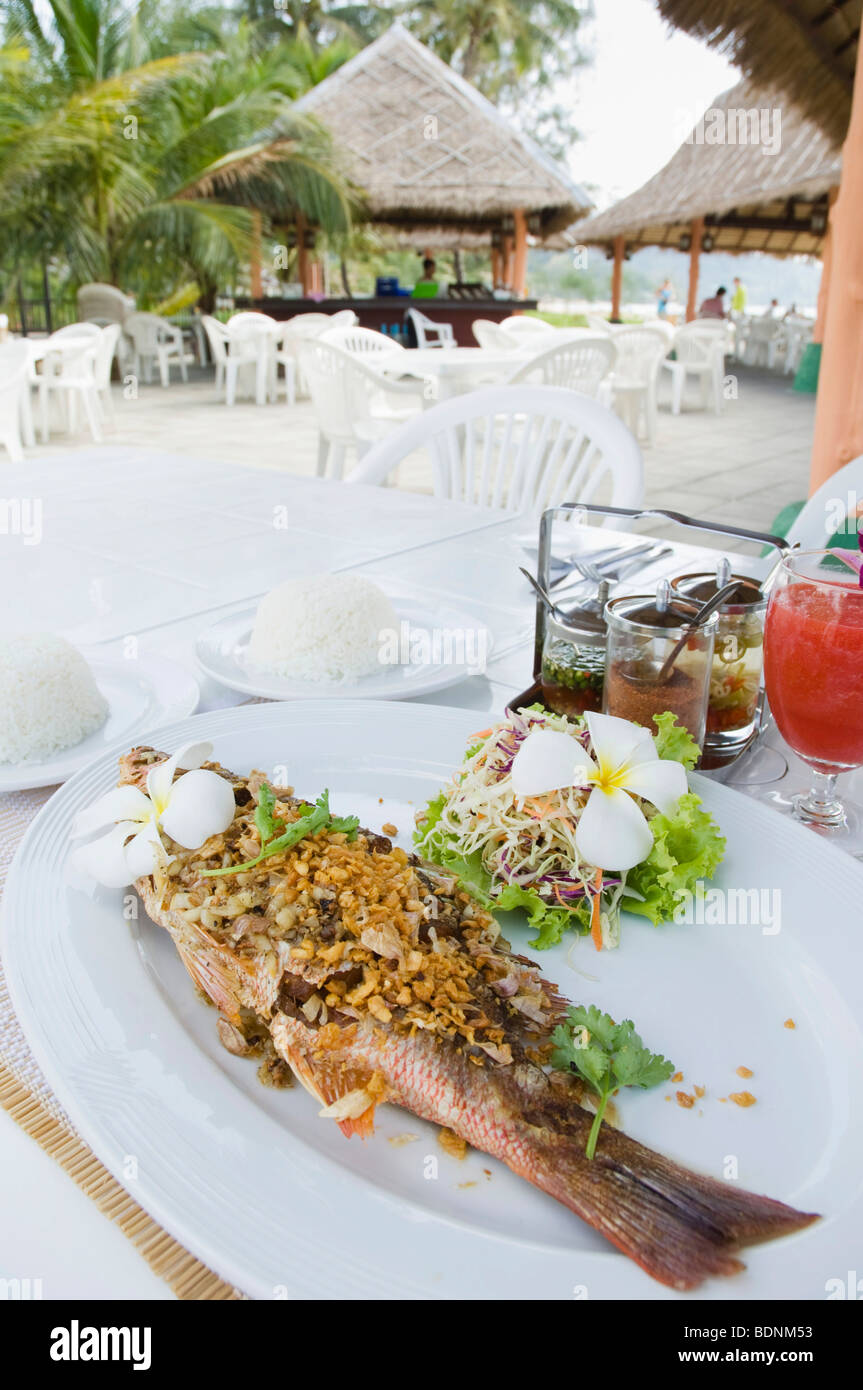 Fried fish with garlic and pepper, Thai food, Khao Lak, Thailand, Asia ...