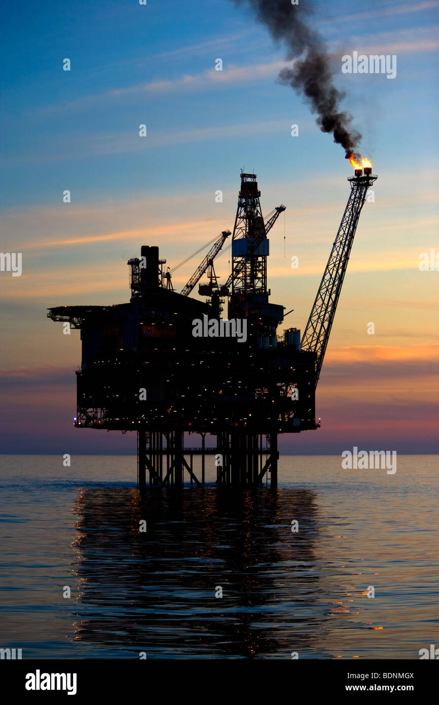 Burning Platform Stock Photos & Burning Platform Stock Images - Alamy