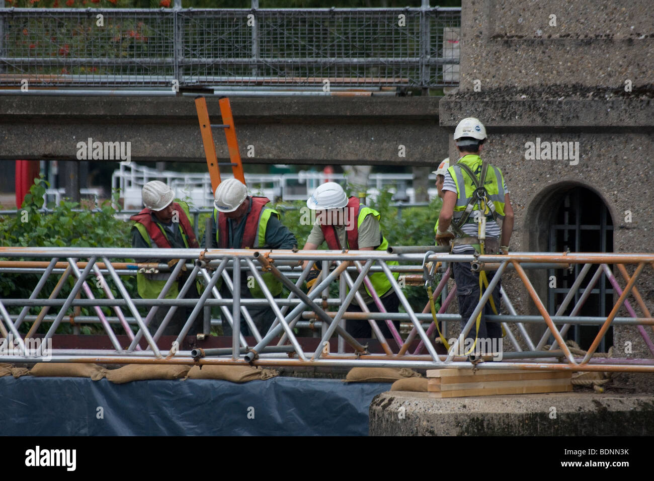 building scaffold scaffolding site construction rig workers Stock Photo ...