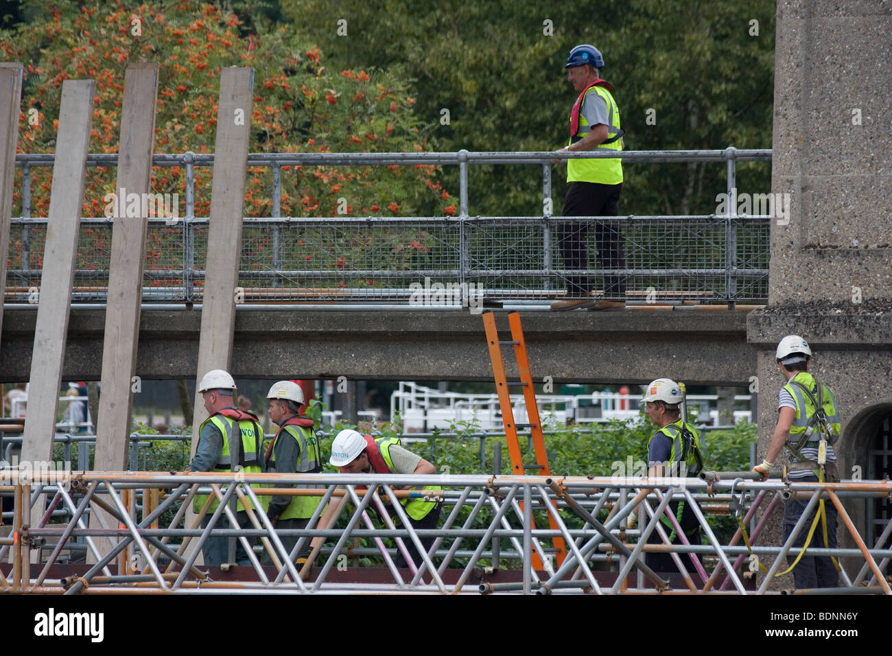 building scaffold scaffolding site construction rig workers Stock Photo ...