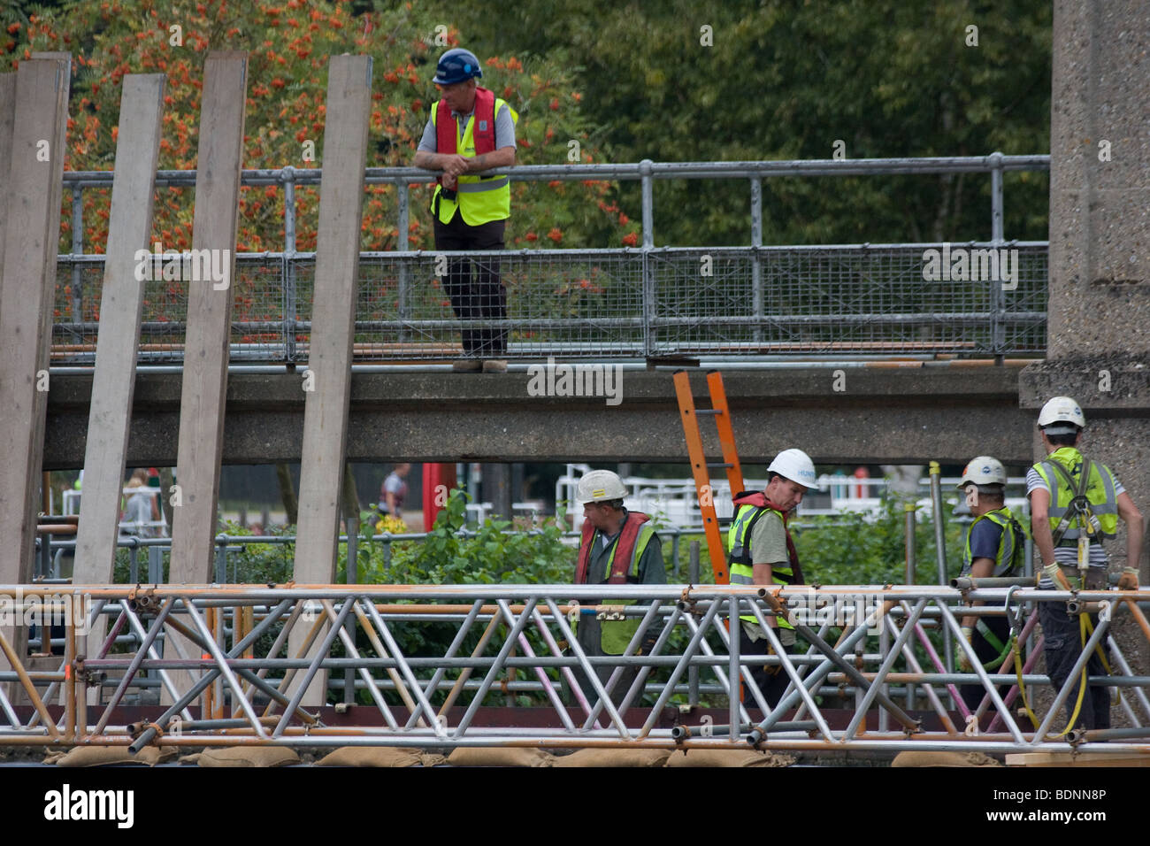 building scaffold scaffolding site construction rig workers Stock Photo ...
