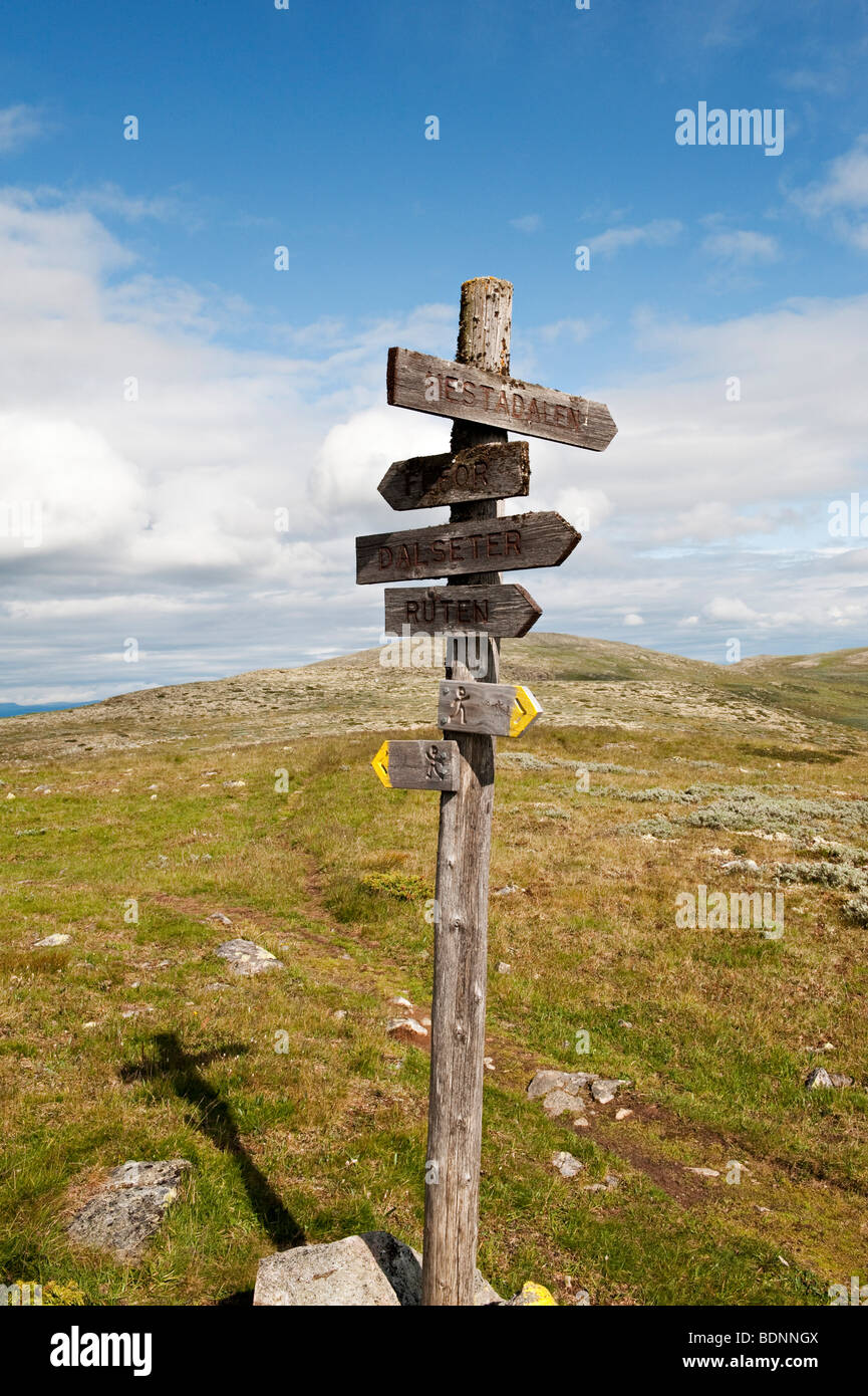 Long distance hiking trails hi-res stock photography and images - Alamy