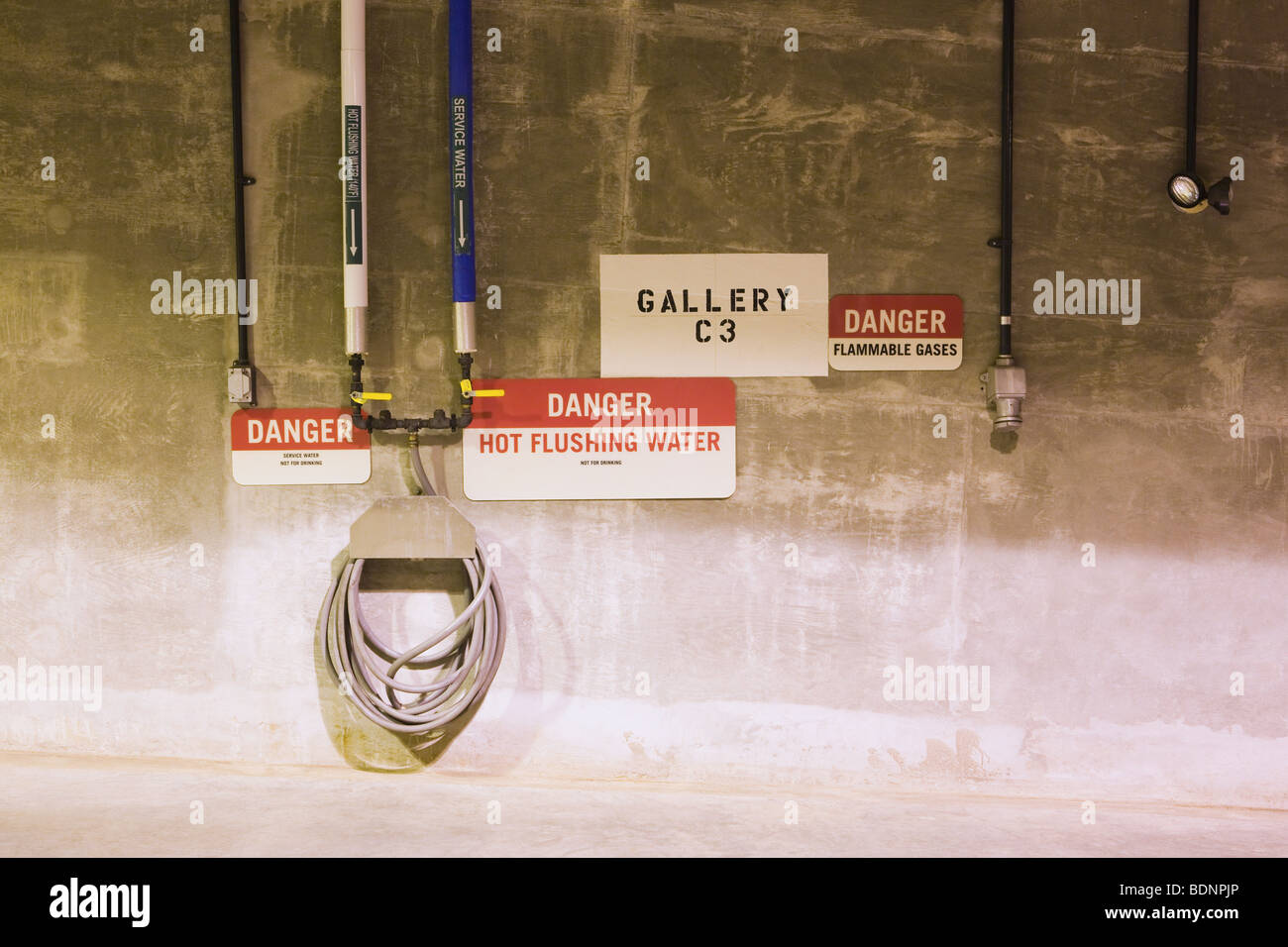 Gas pipe warning sign hi-res stock photography and images - Alamy