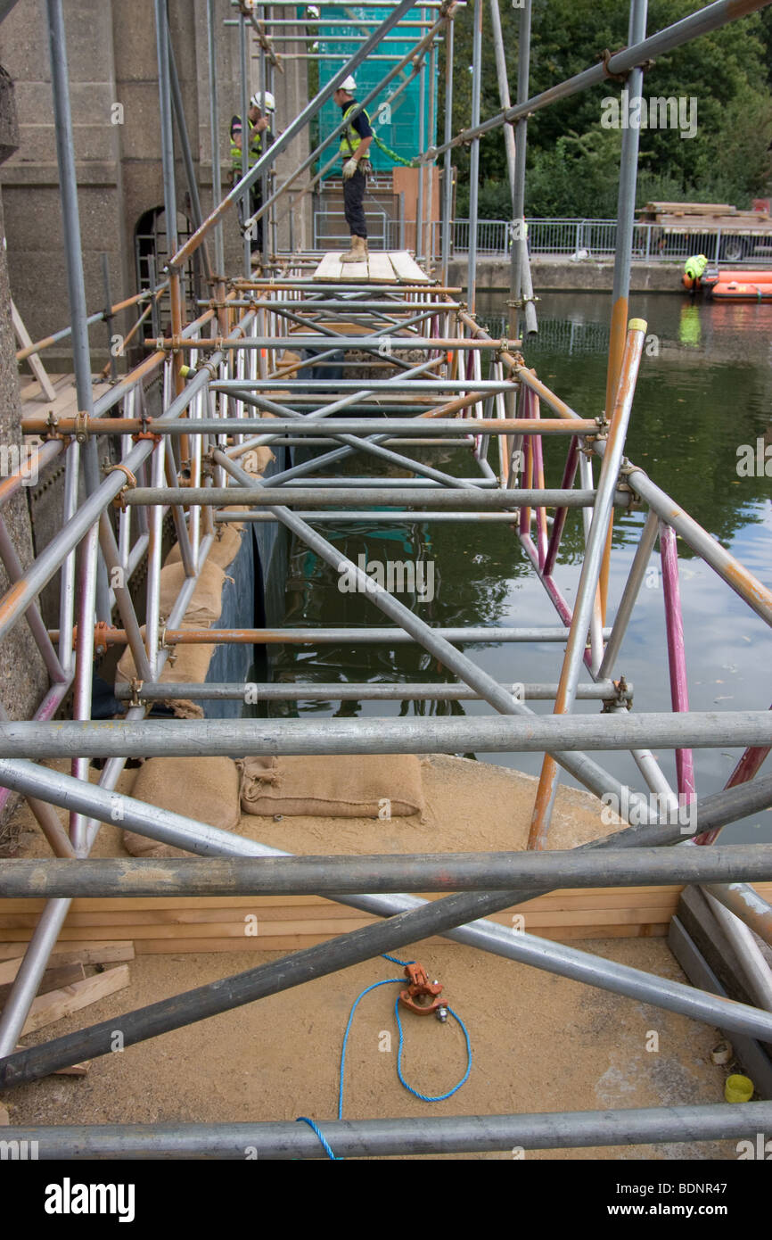 building scaffold scaffolding site construction rig workers Stock Photo ...