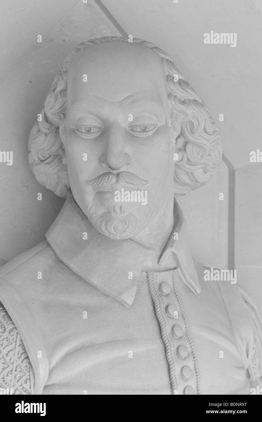 William Shakespeare busk Sculpture head stone Stock Photo - Alamy