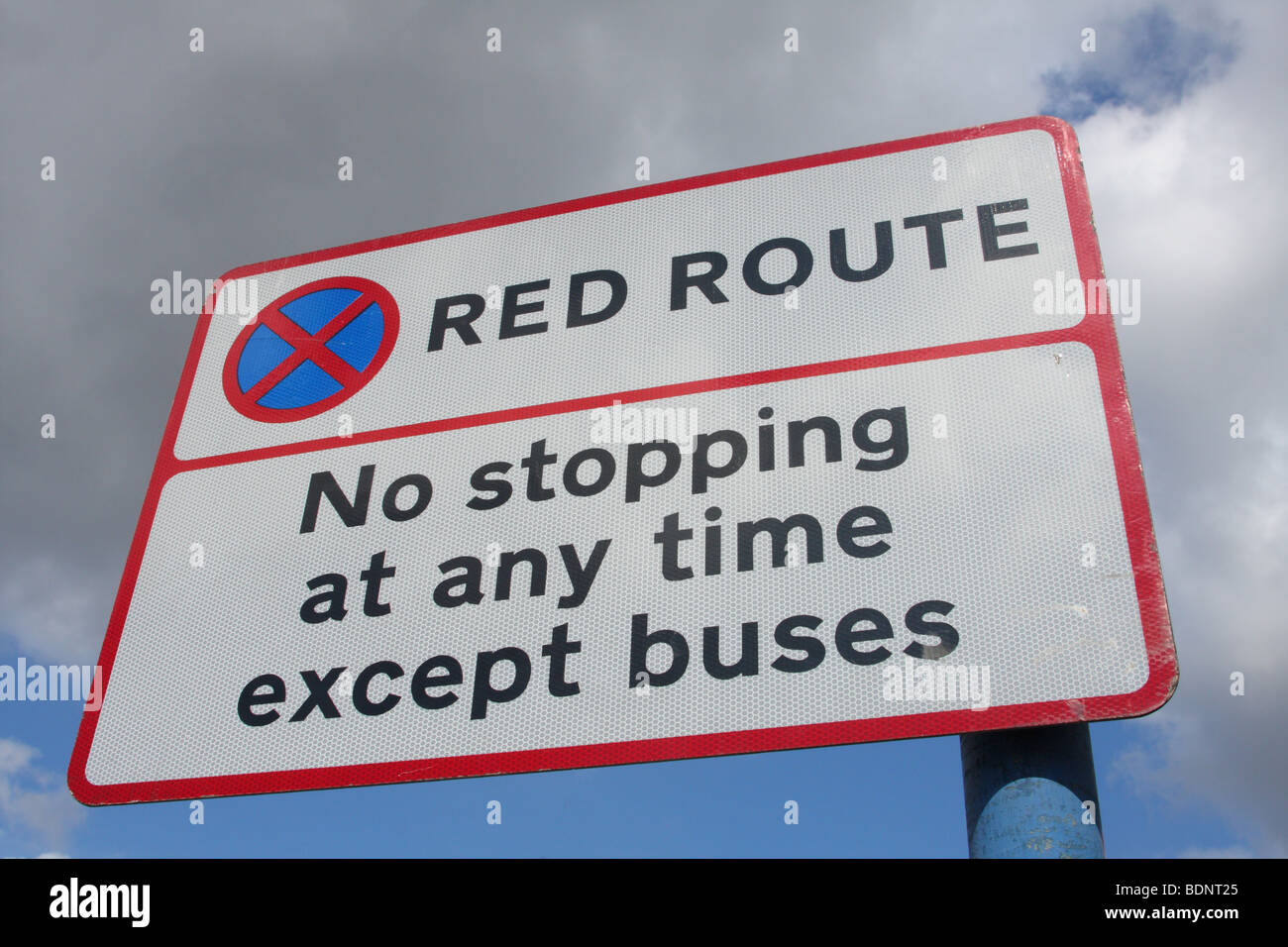 A Red Route sign on a street in London, England, U.K Stock Photo - Alamy