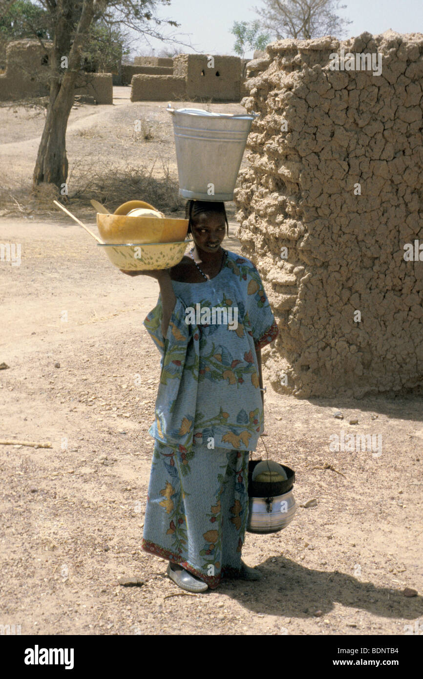 Tonga life and culture hi-res stock photography and images - Alamy
