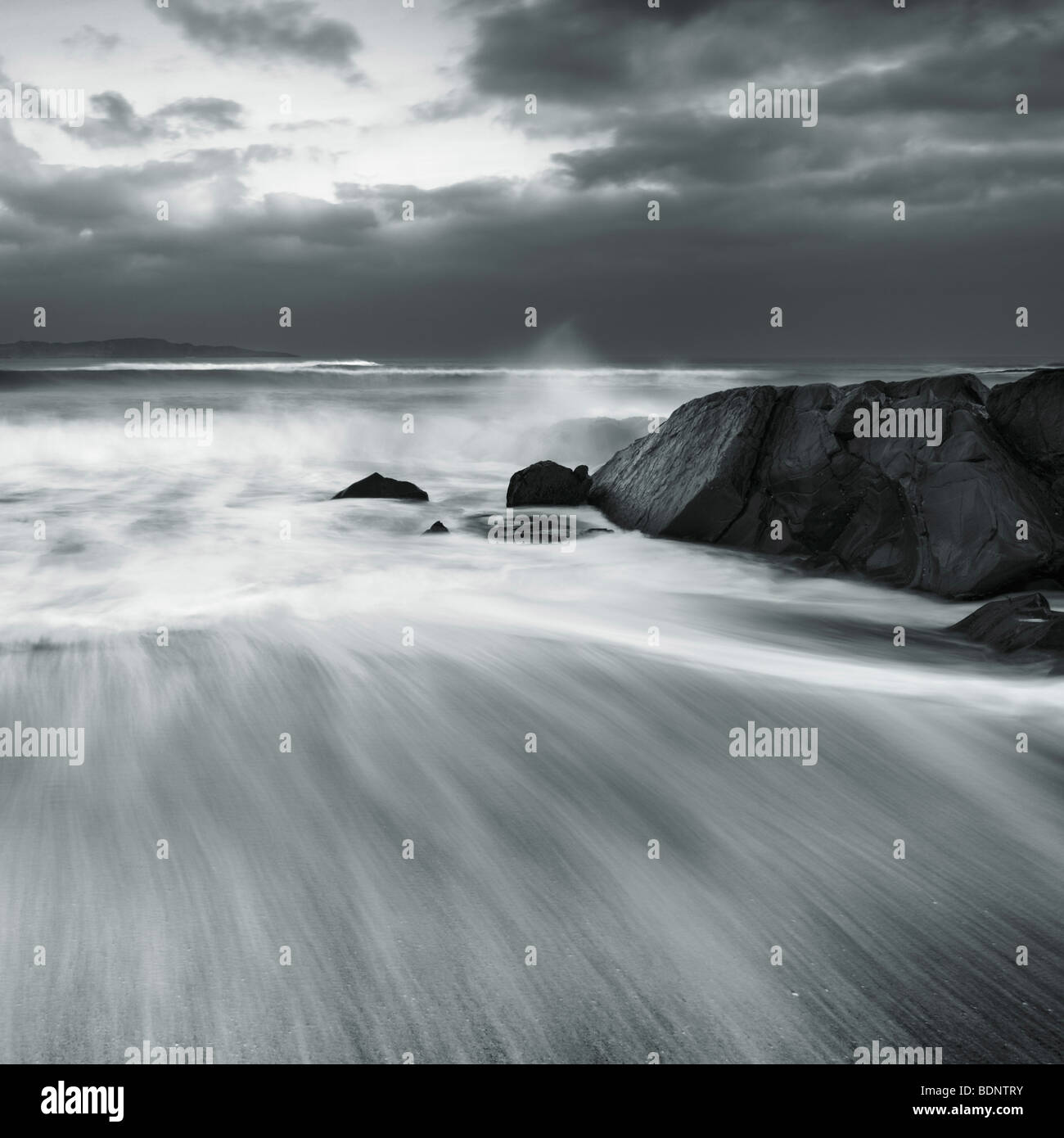 Dark storm sea rocks hi-res stock photography and images - Alamy
