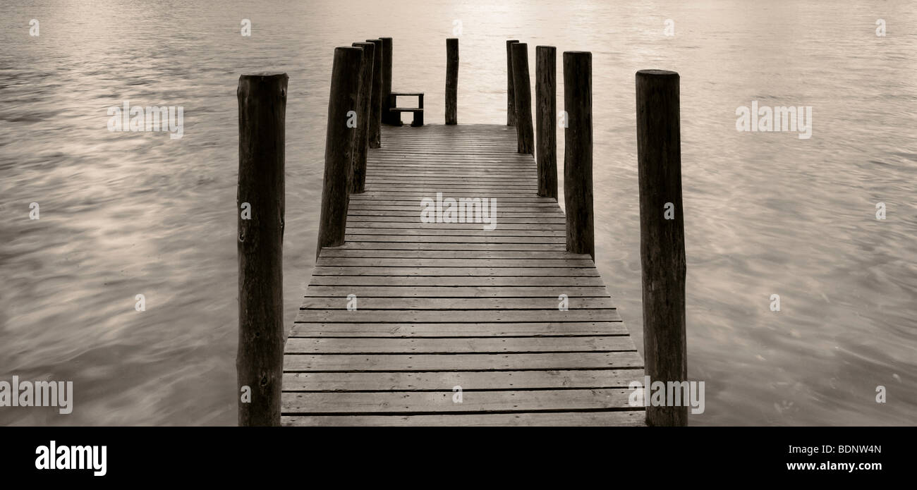 A small timber jetty Stock Photo - Alamy